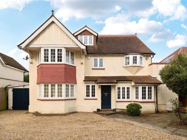 6 Bedroom House