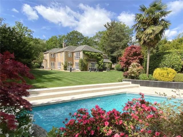 6 Bedroom House