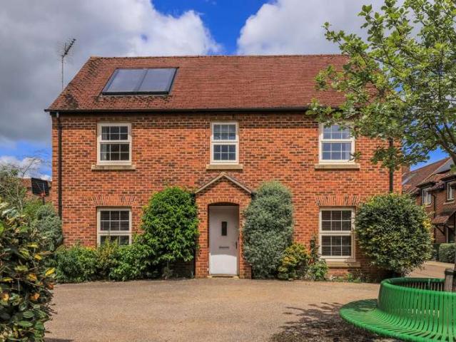 6 Bedroom House