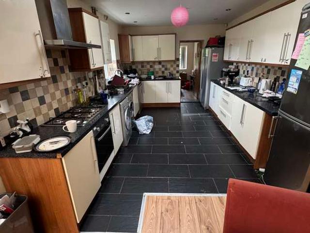 6 Bedroom House