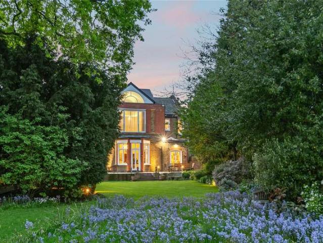 6 Bedroom House
