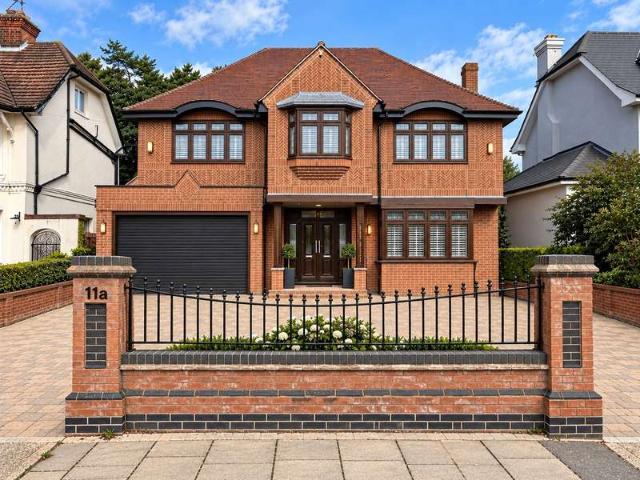6 Bedroom House