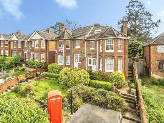 6 Bedroom House