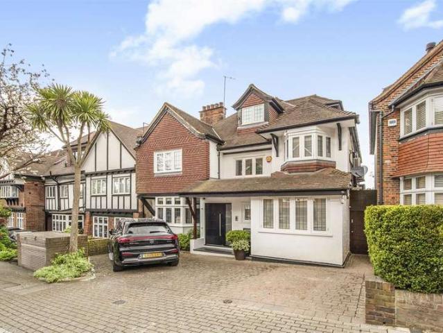 6 Bedroom House