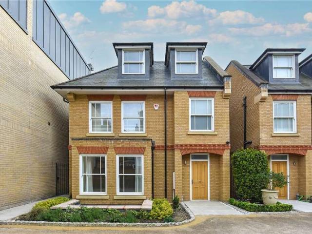 6 Bedroom House