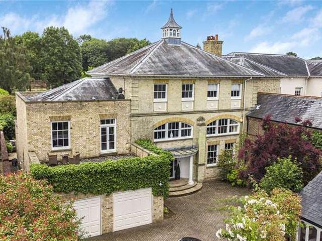 6 Bedroom House