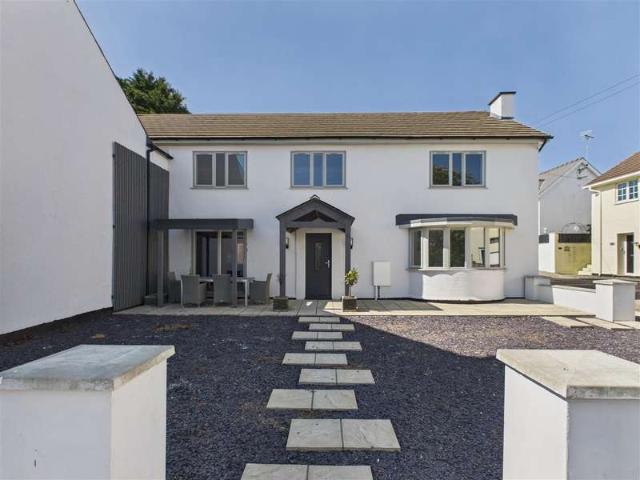 6 Bedroom House