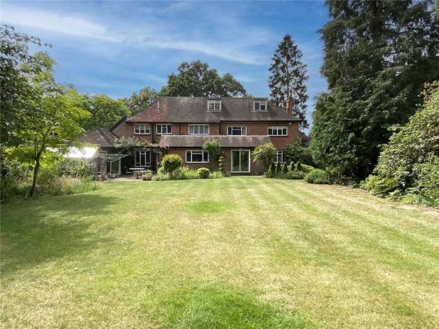 6 Bedroom House