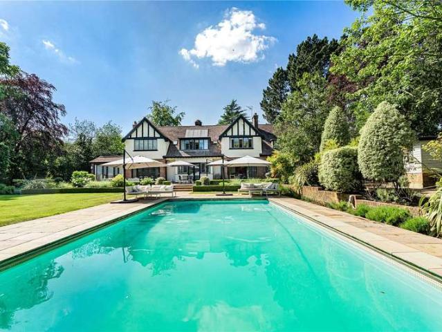 6 Bedroom House