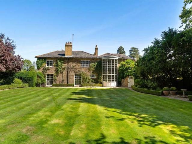 6 Bedroom House
