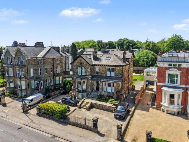 6 Bedroom House