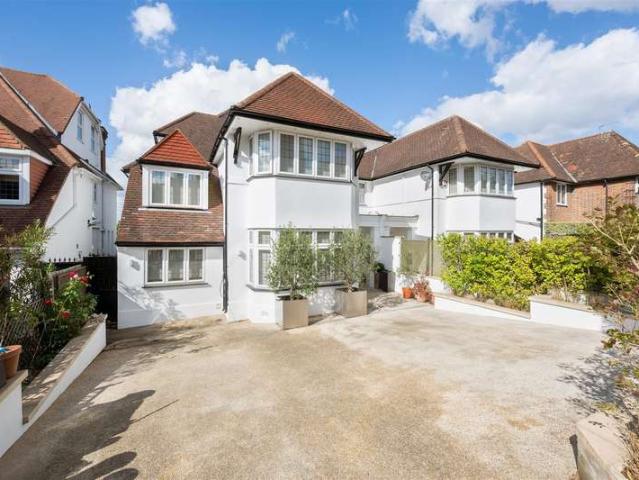 6 Bedroom House