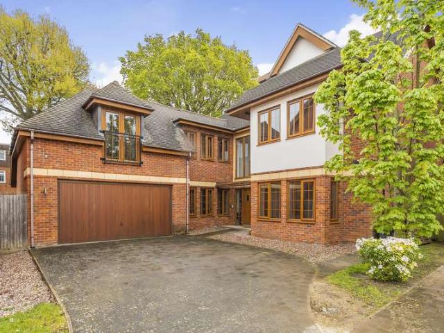 6 Bedroom House