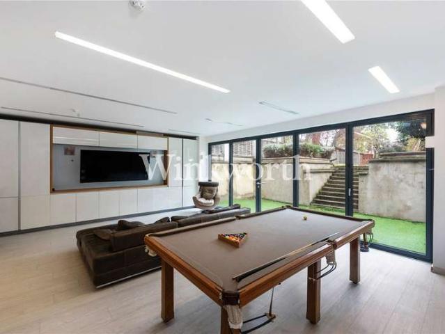 6 Bedroom House