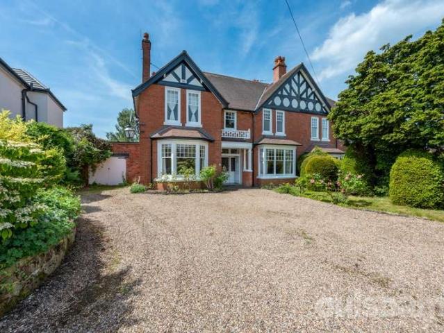 6 Bedroom House