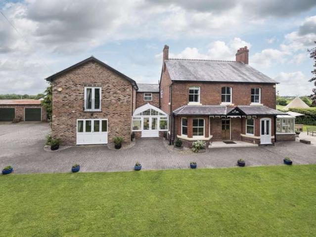 6 Bedroom House