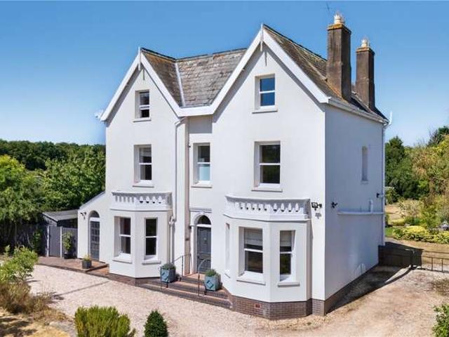 6 Bedroom House