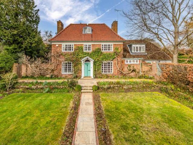 6 Bedroom House