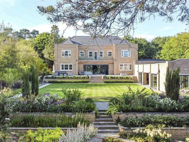 6 Bedroom House