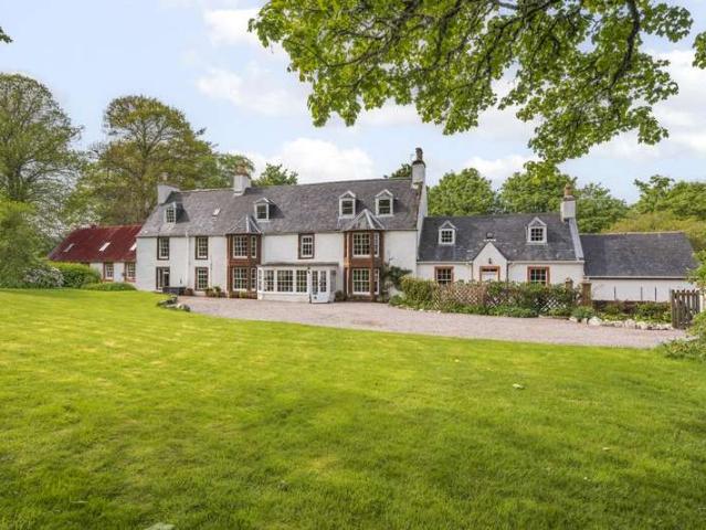 6 Bedroom House