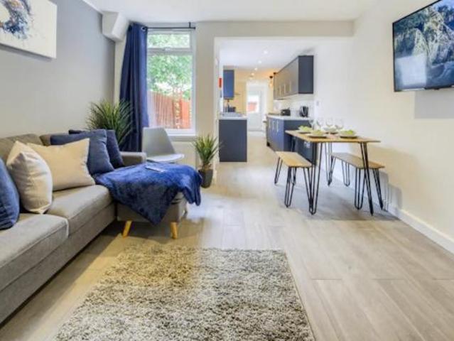 6 Bedroom House Coventry Coventry 65827474