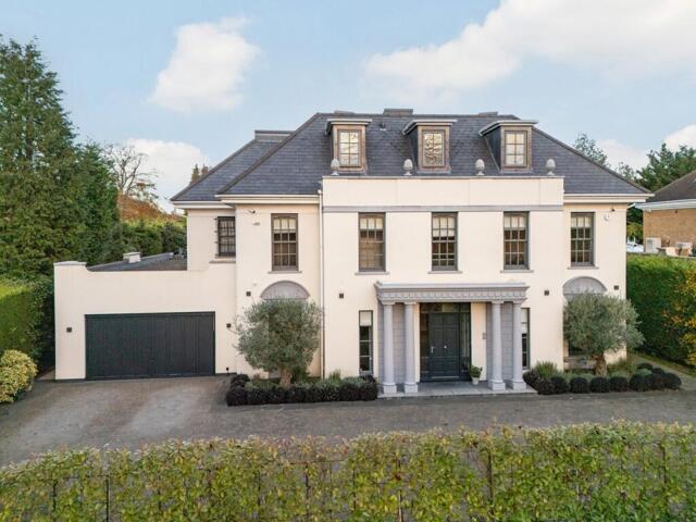 6 Bedroom House Cobham Surrey LS99130194