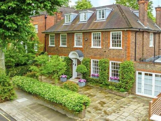6 Bedroom House Camden Greater London LS100917697