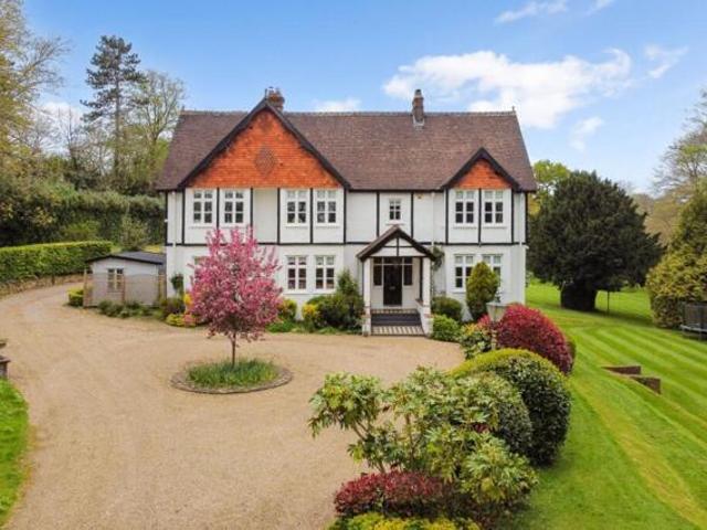 6 Bedroom House Chipperfield Hertfordshire LS101678908