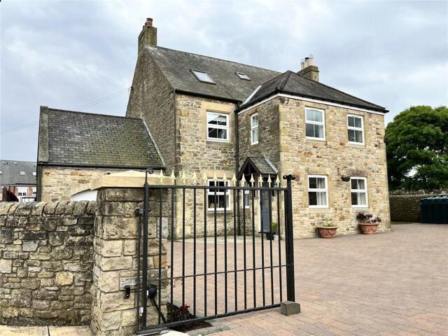 6 Bedroom House Cumbria Northumberland LS101200104