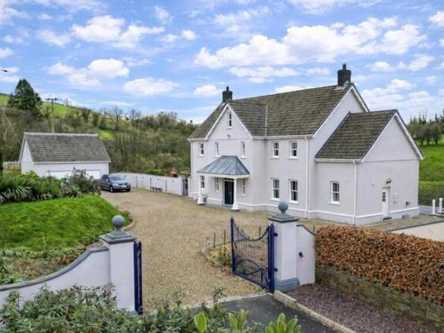 6 Bedroom House Cynwyl Elfed Cynwyl Elfed 100158463
