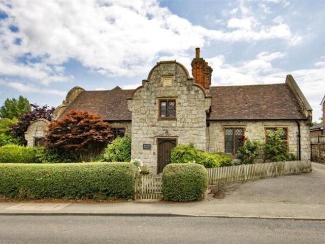 6 Bedroom House Ashford Kent LS98648929