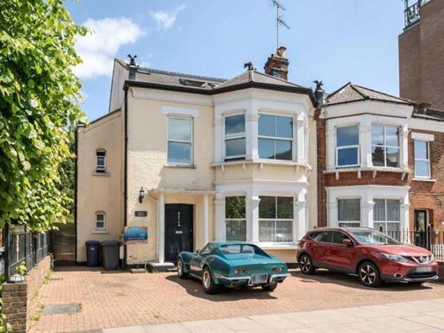 6 Bedroom House Barnet Greater London LS100132179
