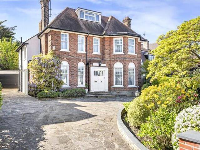 6 Bedroom House Barnet Greater London LS101316369