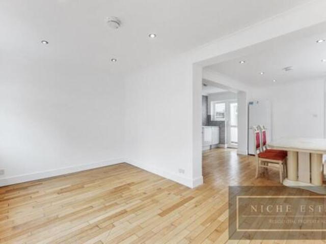 6 Bedroom House Barnet London 103485778