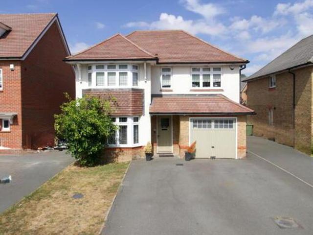 6 Bedroom House Basildon Essex 99475827