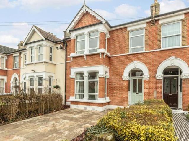 6 Bedroom House Dagenham Greater London 100685304
