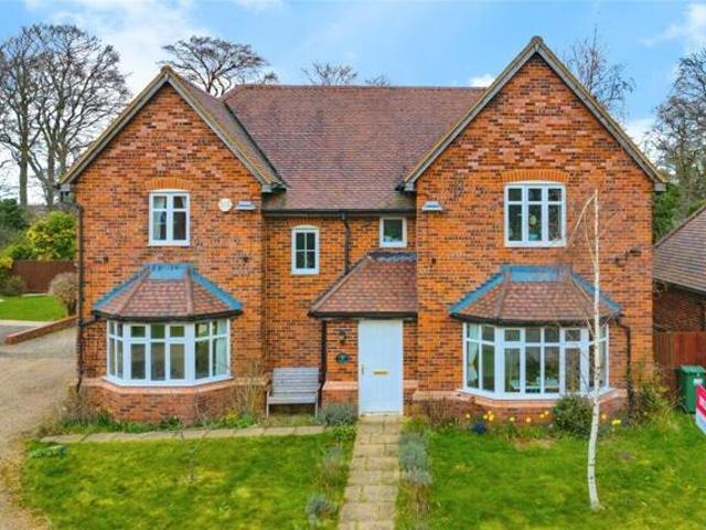 6 Bedroom House Dunstable Central Bedfordshire LS98386841