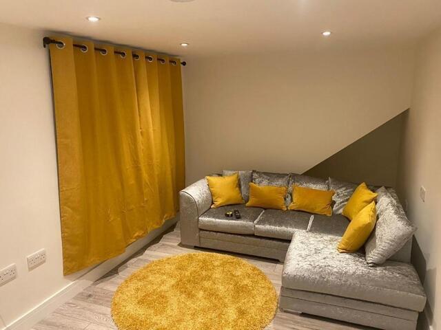 6 Bedroom House Ealing Greater London 101351906