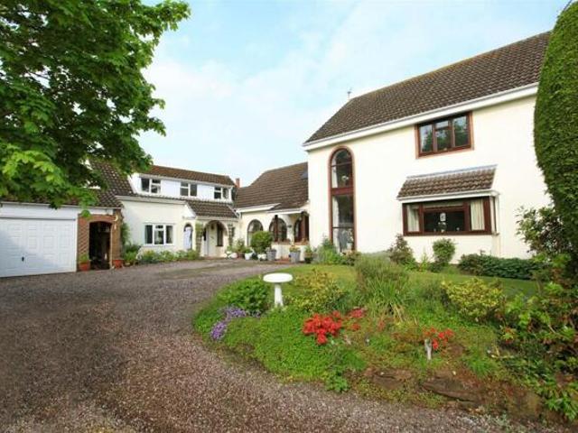 6 Bedroom House Edgmond Edgmond 98612360