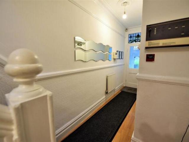 6 bedroom house for rent in 254 Cardigan Road, LS6