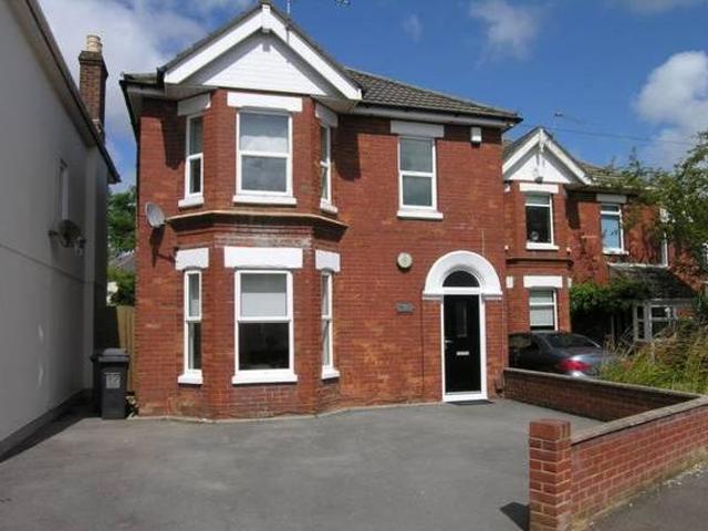6 bedroom house for rent in 6 bedroom Detached House in Charminster BH8