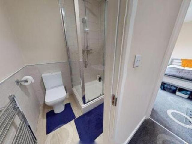6 bedroom house for rent in Claude Street, Nottingham, NG7