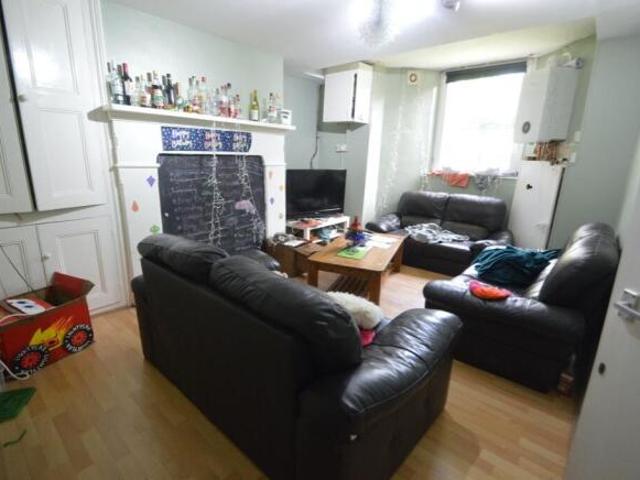 6 bedroom house for rent in Cliff Mount, Leeds, West Yorkshire, LS6