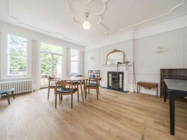 6 bedroom house for rent in Creffield Road, Ealing, W5