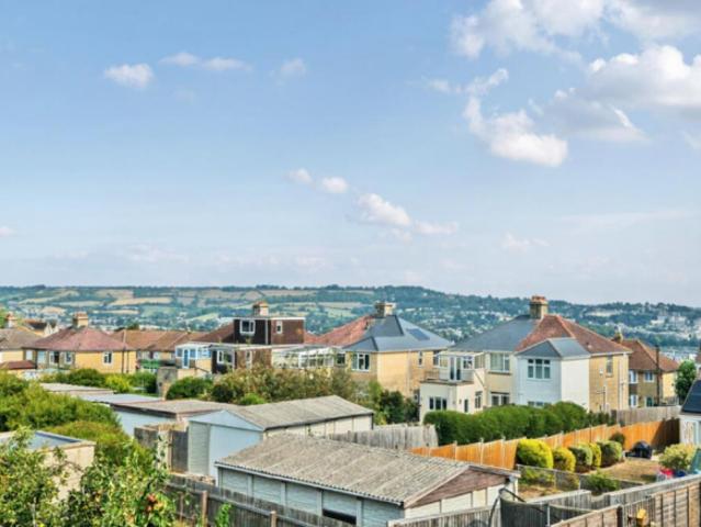 6 bedroom house for rent in Alderley Road, Bath, BA2