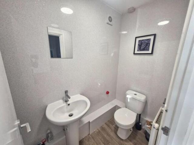 6 bedroom house for rent in Alfreton Road, Nottingham, NG7