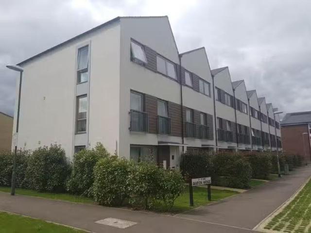 6 bedroom house for rent in Aviation Avenue, Hatfield, Hertfor.