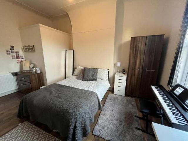 6 bedroom house for rent in Borrowdale Road, Liverpool, L15