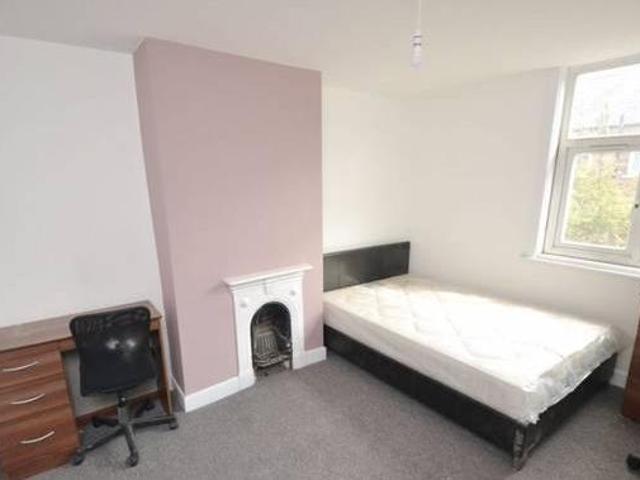 6 bedroom house for rent in Beverly Road M14