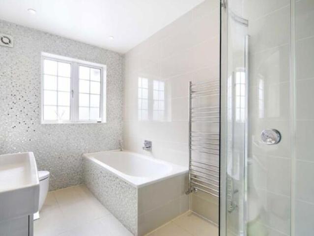 6 bedroom house for rent in Beaufort Road, Ealing, W5